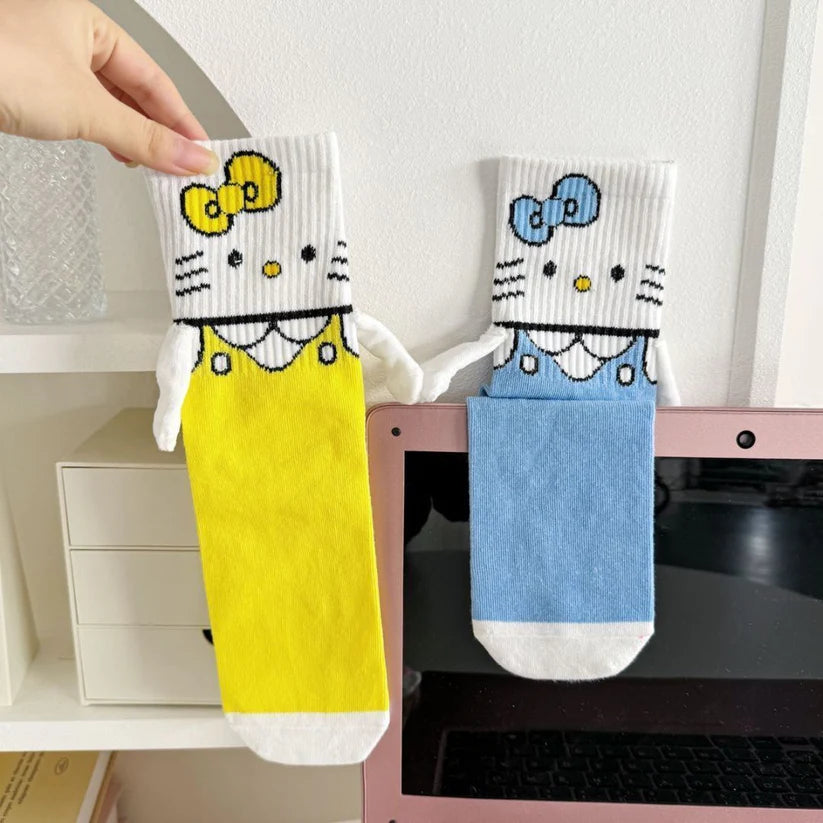Hello Kitty Hand-Holders Mid Calf Socks – Pink Heart